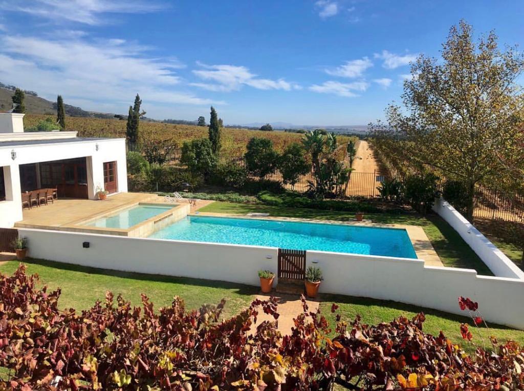 Pool House – Mitre's Edge Wines